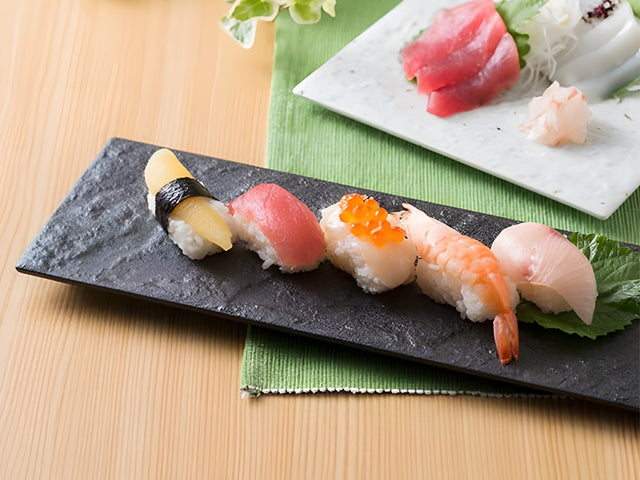 Traditional Japanese plates for sushis – AKAZUKI